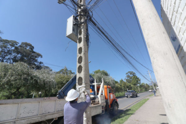 City barely making a dent in replacing overhead wiring - The Cuenca ...
