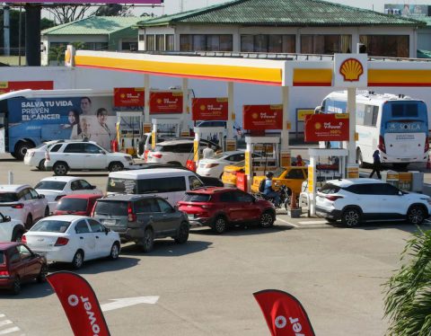 Fuel costs push Ecuadorians toward electric cars as gasoline and diesel ...